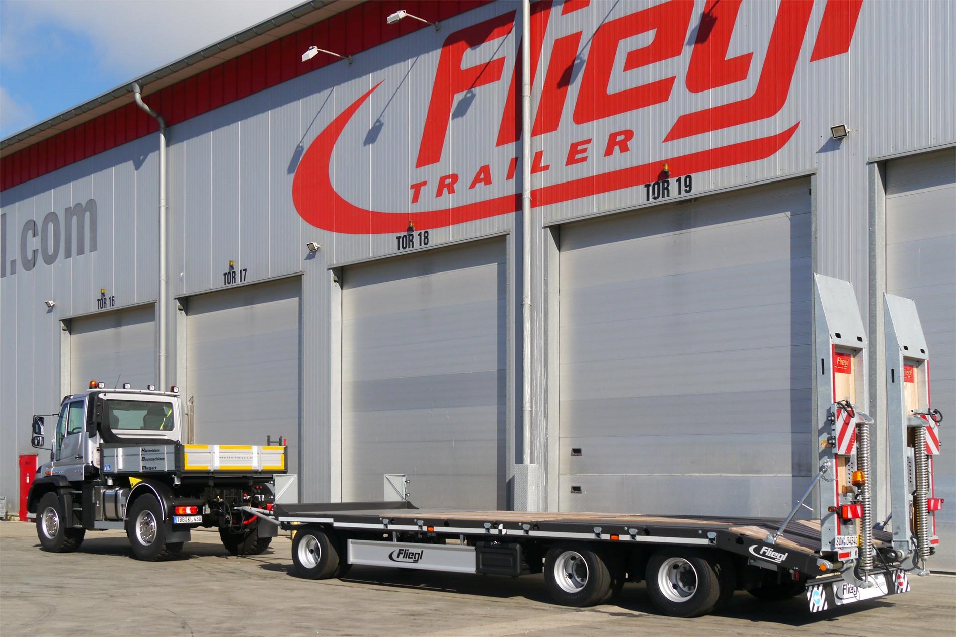 Tieflader und Satteltieflader von Fliegl